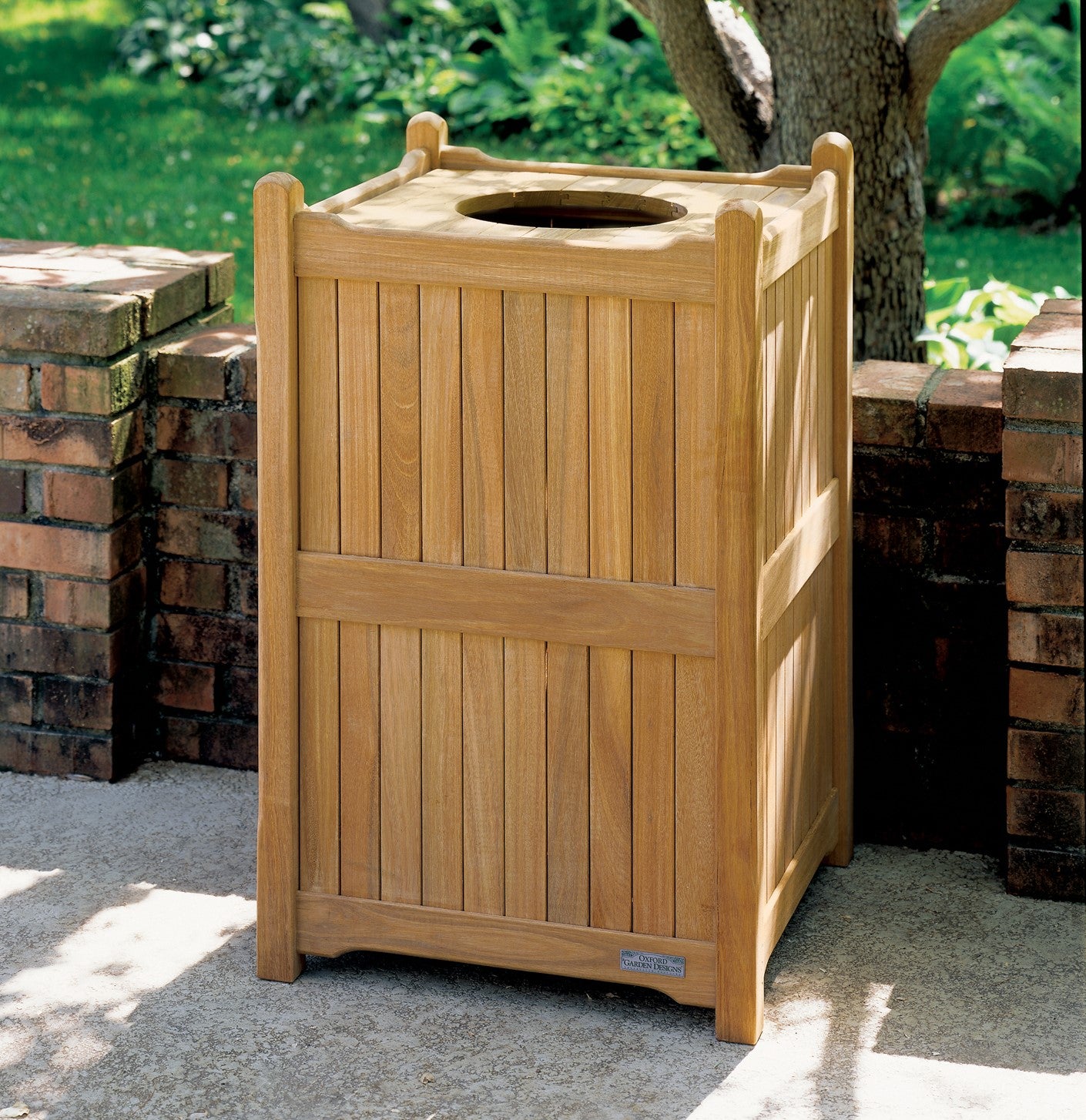 Commercial Grade | Trash Receptacles – D. W. Gilbert & Company
